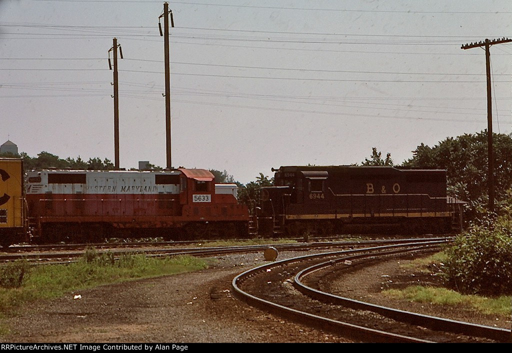 B&O GP30 6944 and WM GP7 5633